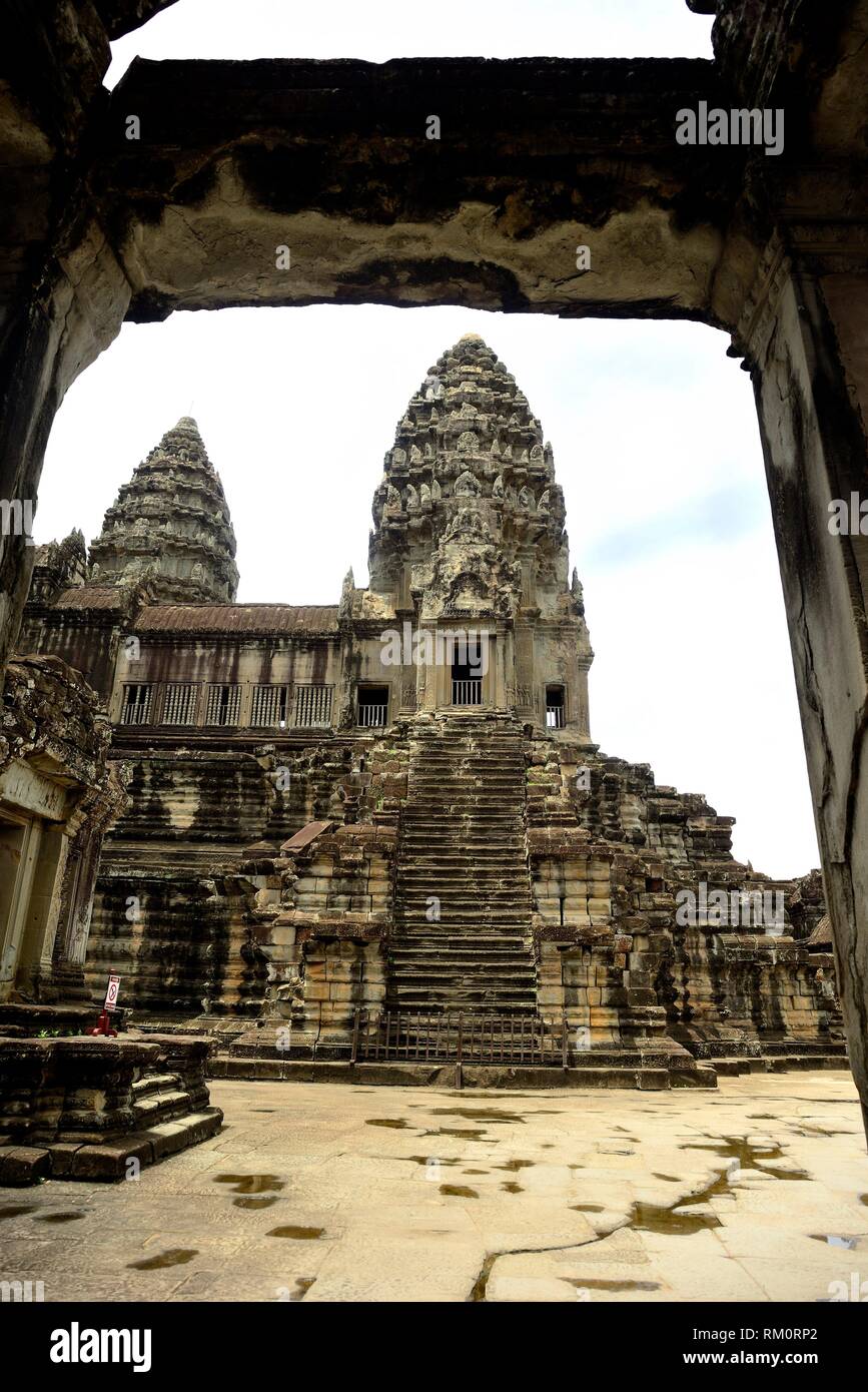 Angkorian civilization hi-res stock photography and images - Alamy