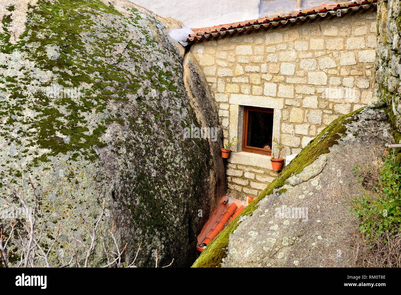 House Between Rocks Portugal High Resolution Stock Photography and ...