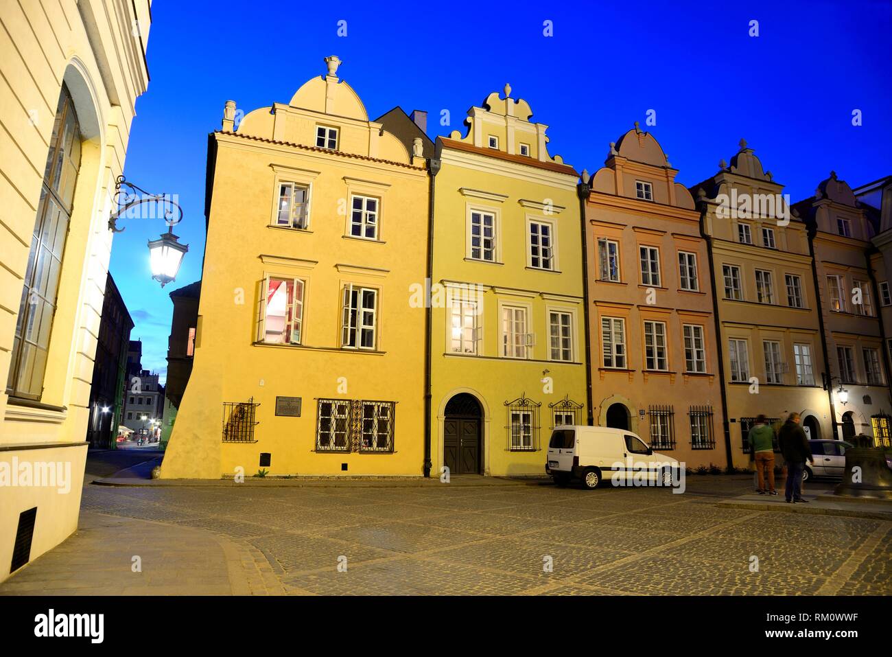 Bell curve hi-res stock photography and images - Alamy