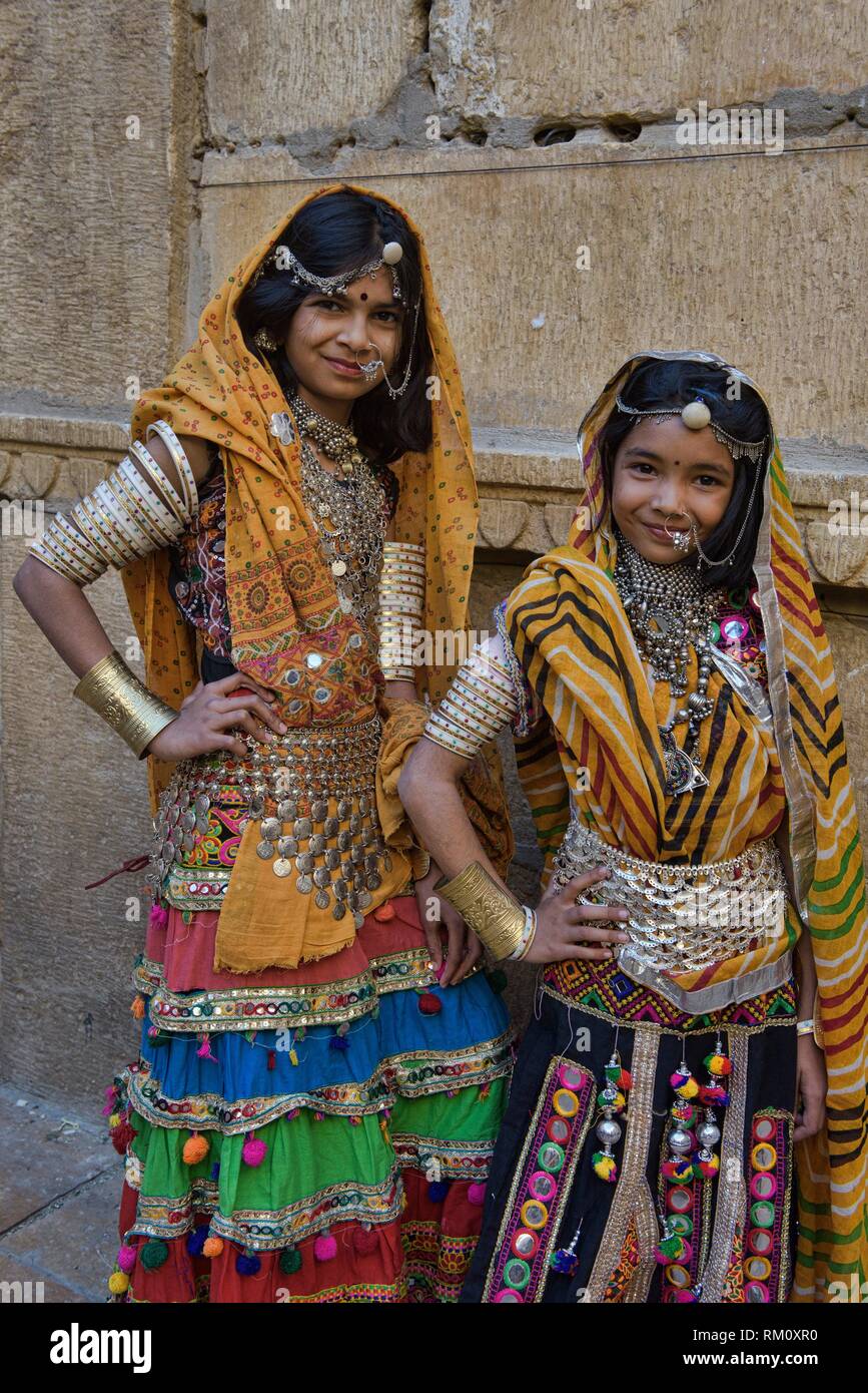 Chunari hi-res stock photography and images - Alamy