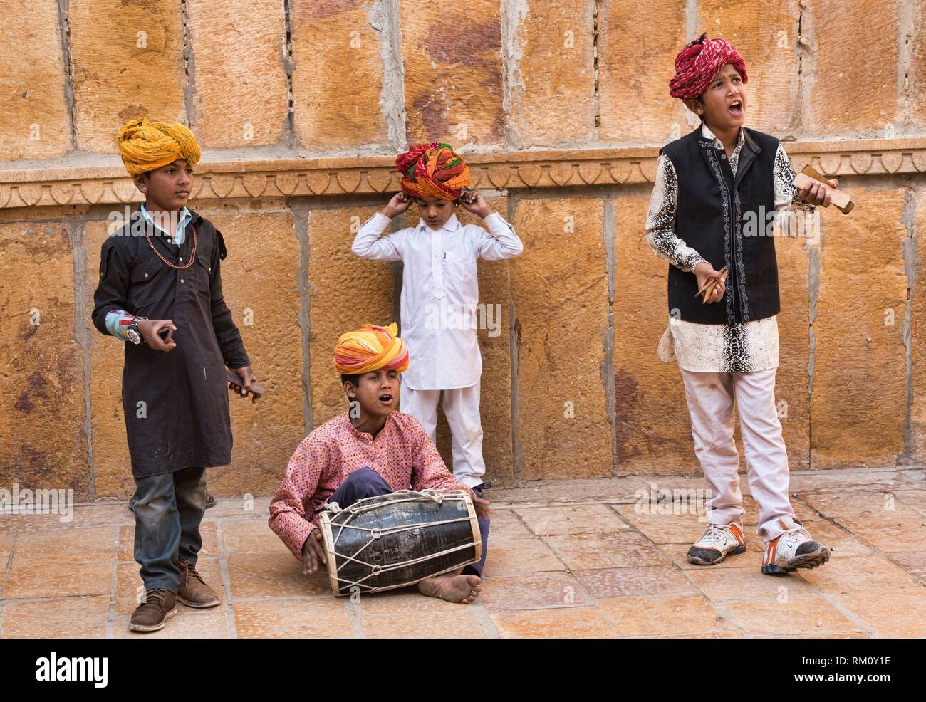 Child india music hi-res stock photography and images - Alamy