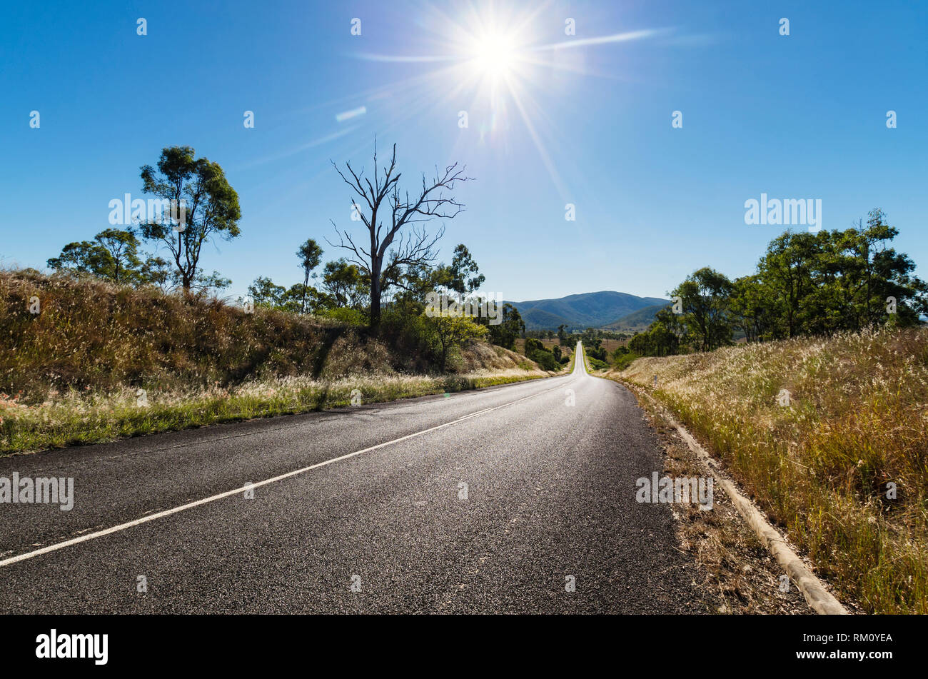 Midday sun landscape hi-res stock photography and images - Alamy