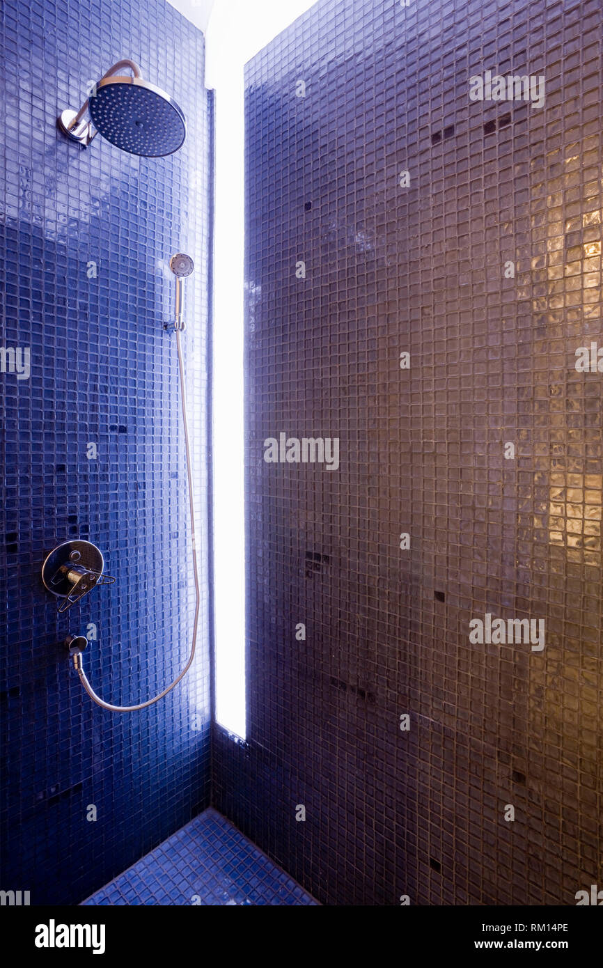 Luxury tile shower Stock Photo - Alamy
