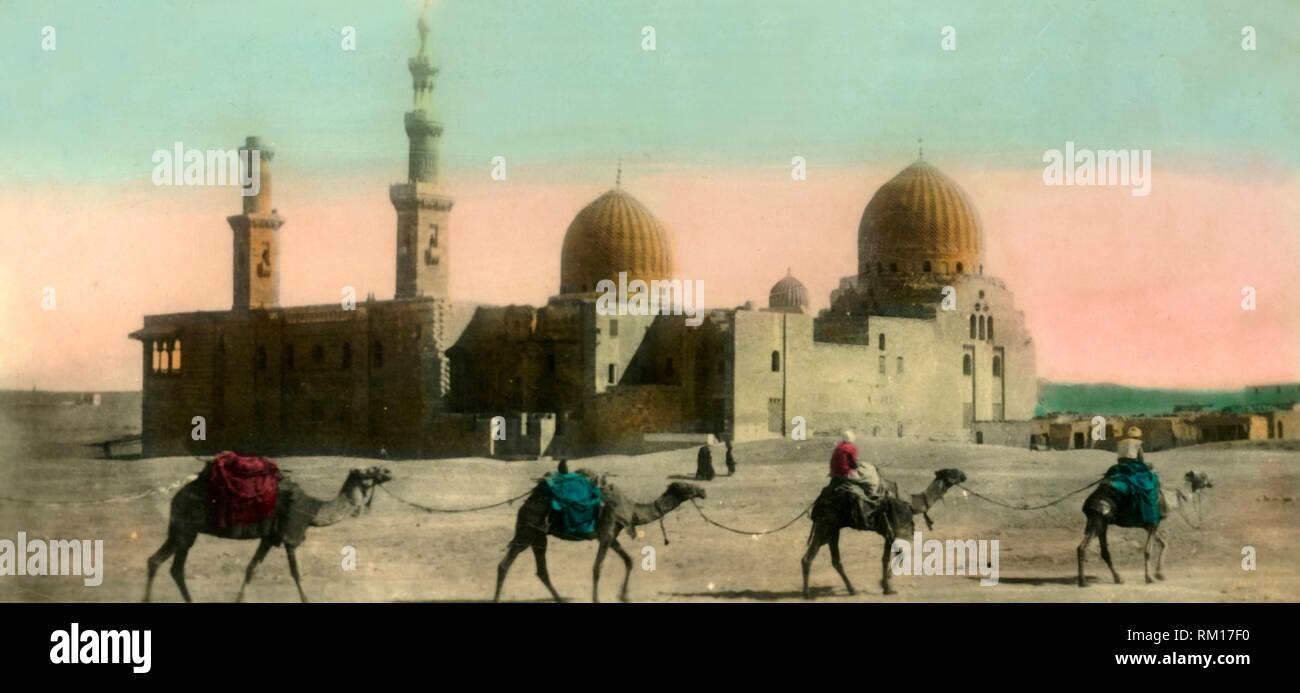Khalifa tombs hi-res stock photography and images - Alamy