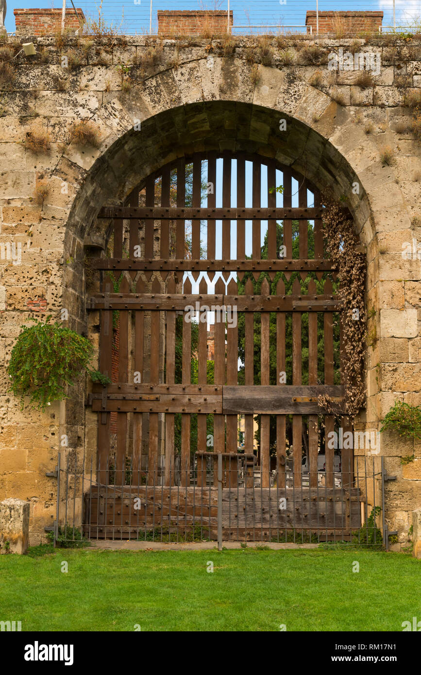Antique gate. Pisa, Italy Stock Photo - Alamy