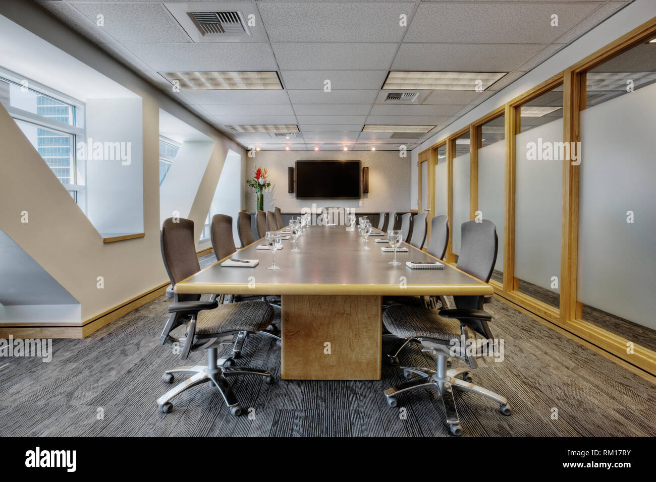 Empty conference room Stock Photo - Alamy