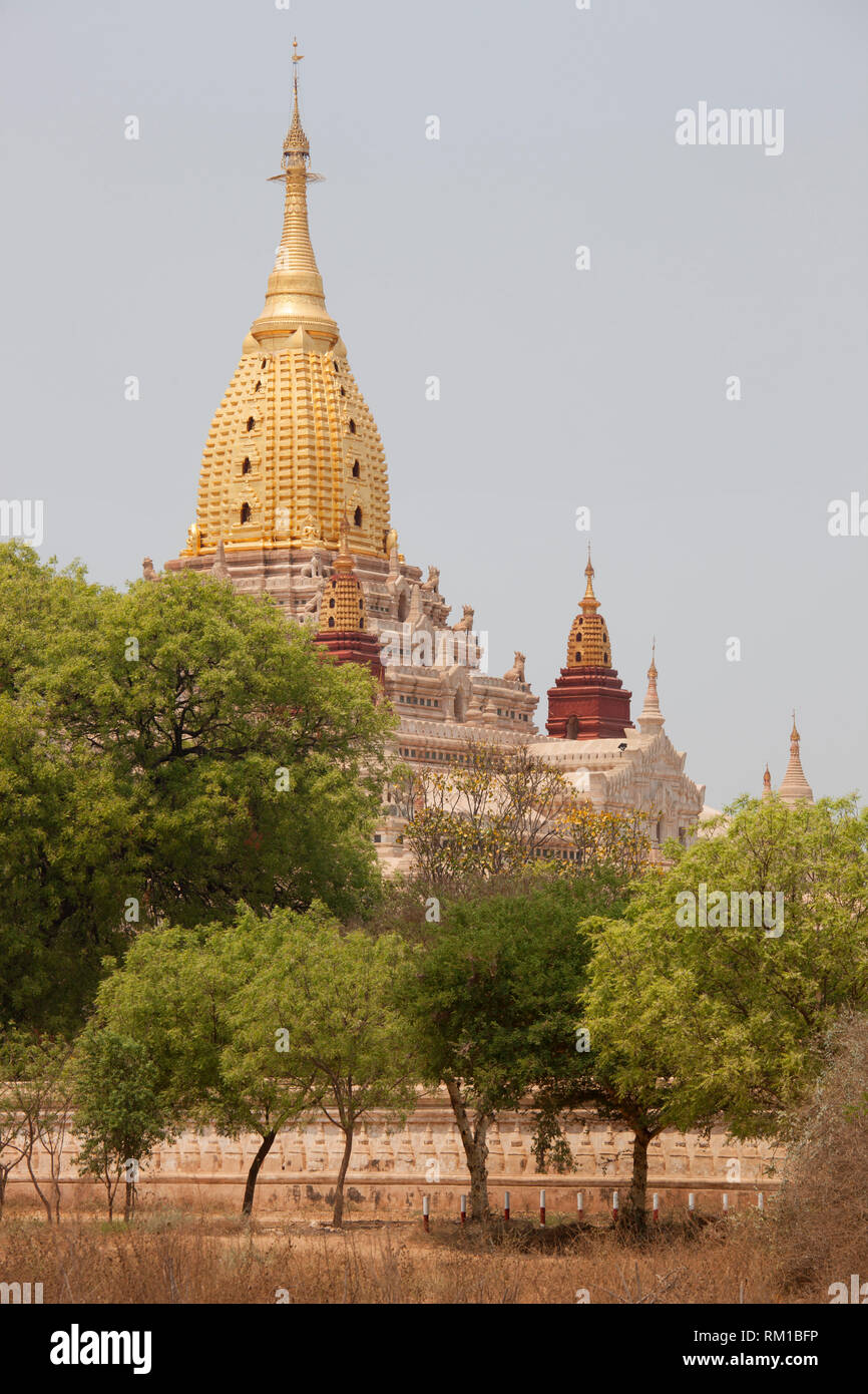 Temples of bagan golden dome hi-res stock photography and images - Alamy