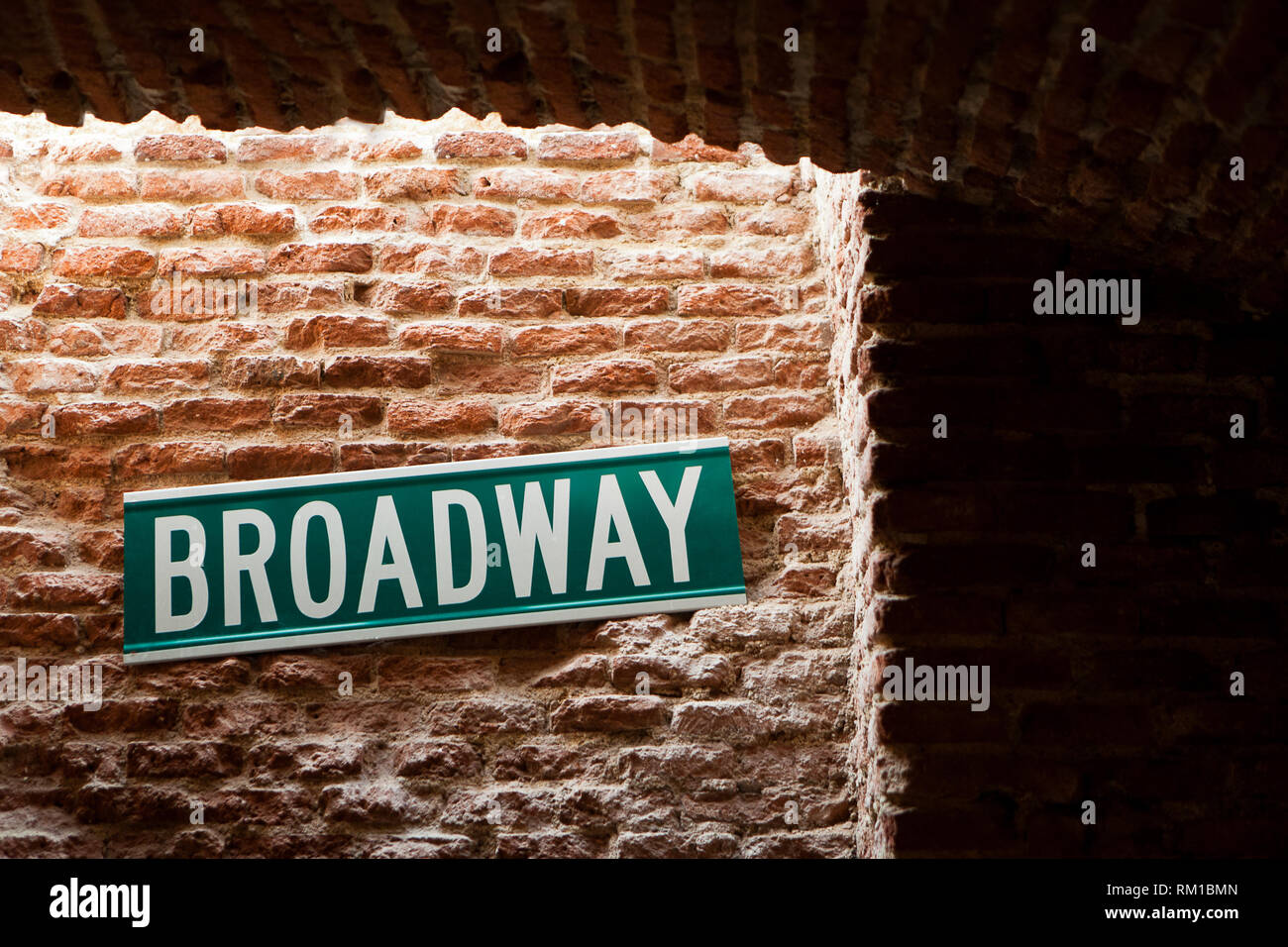 Vintage broadway sign hi-res stock photography and images - Alamy