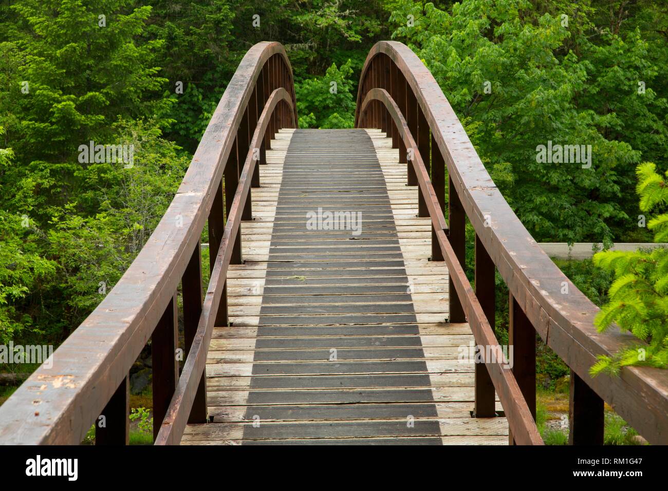 Bridge over land hi-res stock photography and images - Alamy