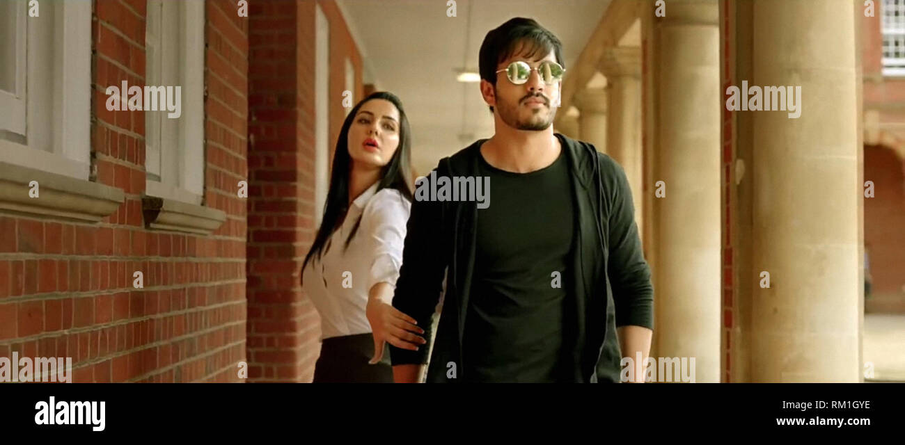 MR. MAJNU, from left: Nidhhi Agerwal, Akhil Akkineni, 2019. © Sarigama ...