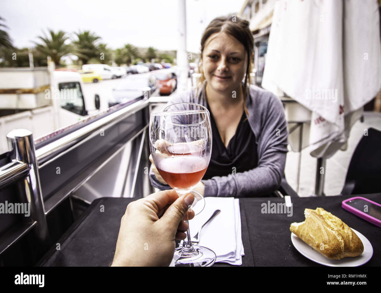Couples toasting with champagne hi-res stock photography and images - Alamy