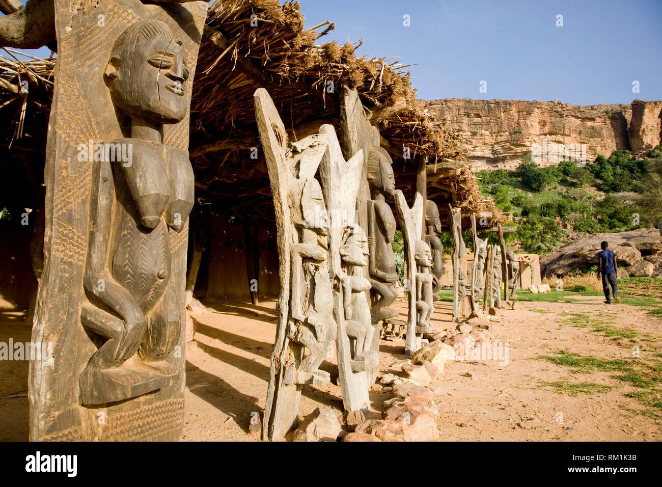 Dogon sculpture hi-res stock photography and images - Alamy