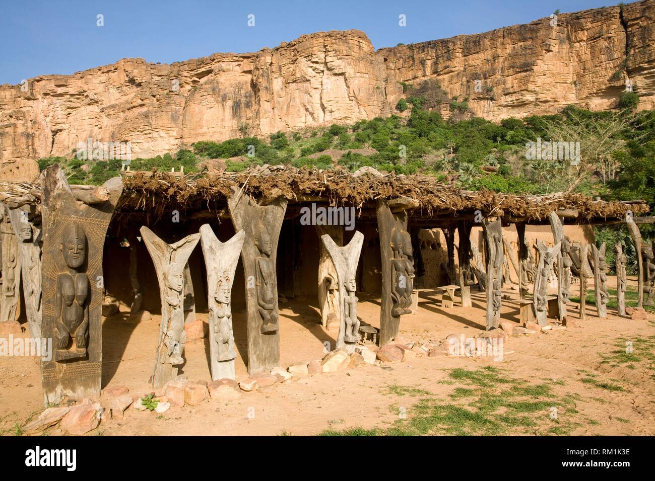 Wooden sculpture mali hi-res stock photography and images - Alamy