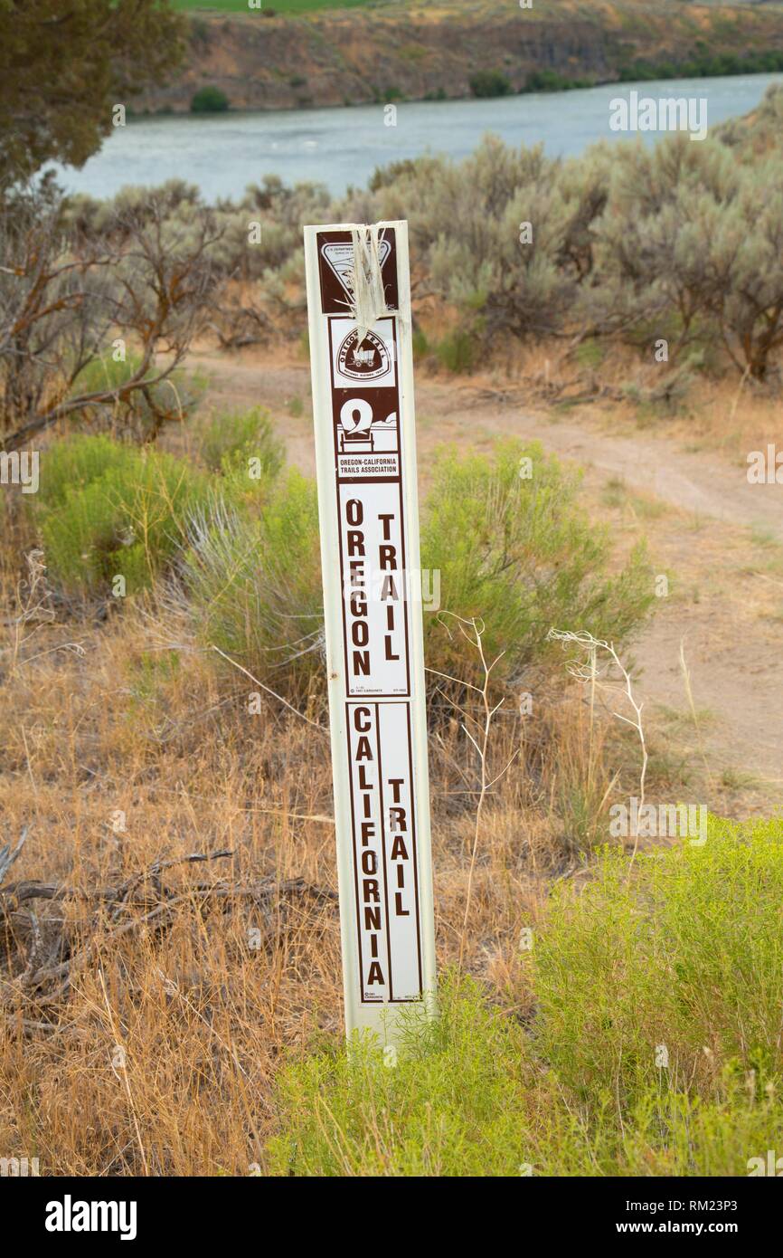 Oregon desert trail hi-res stock photography and images - Alamy