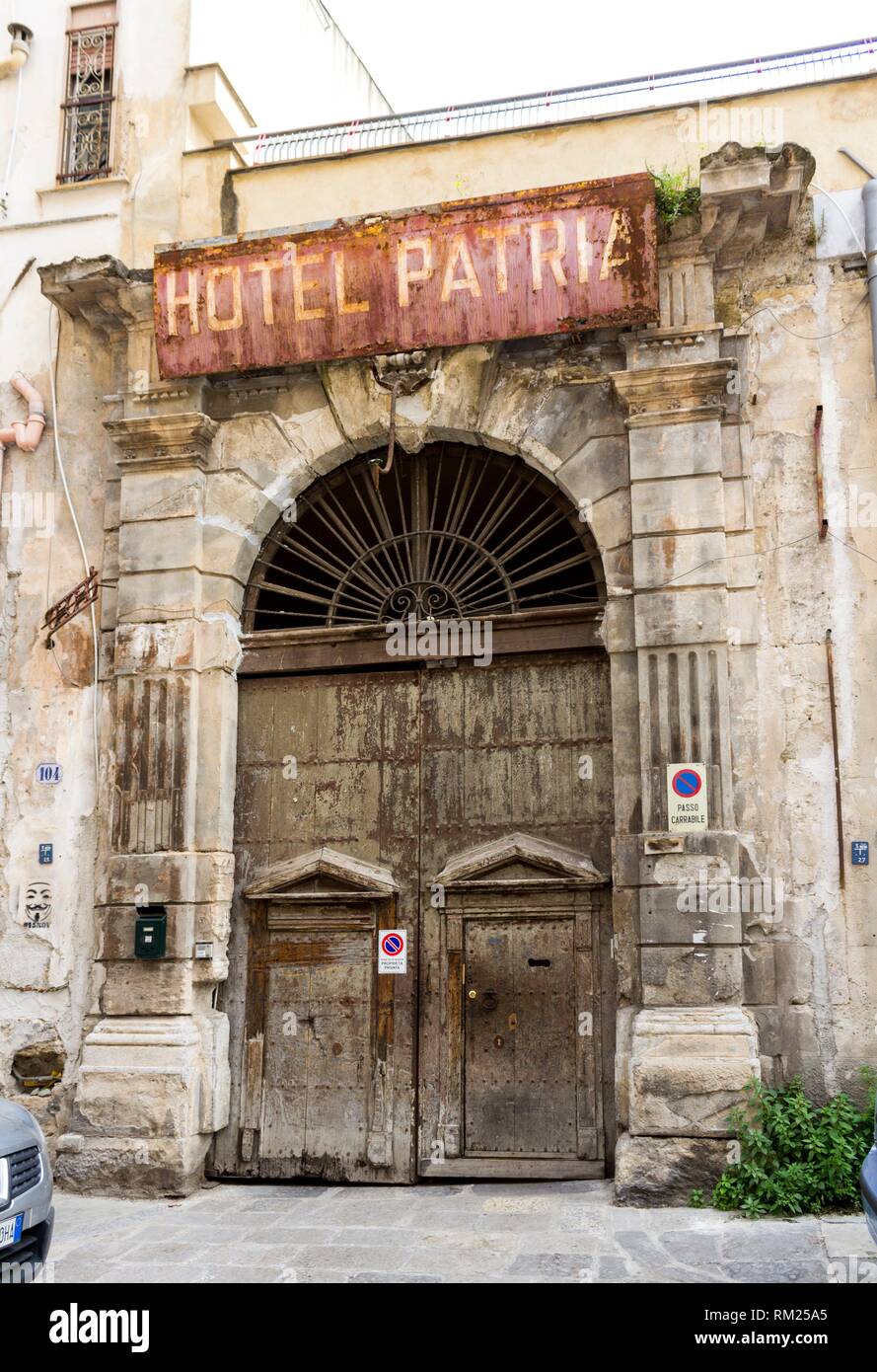 Palermo street view hi-res stock photography and images - Alamy