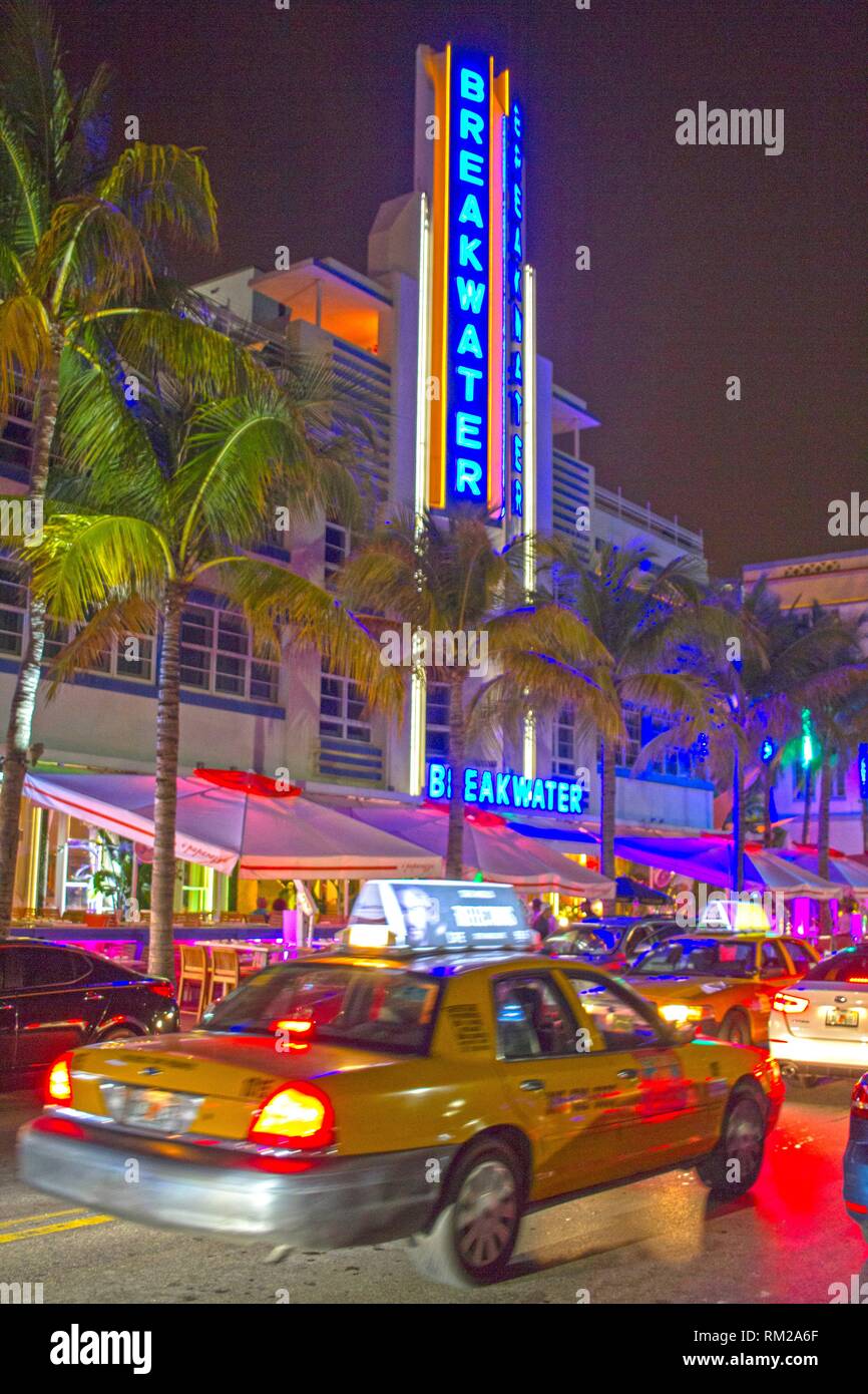 Miami art deco building hi-res stock photography and images - Alamy
