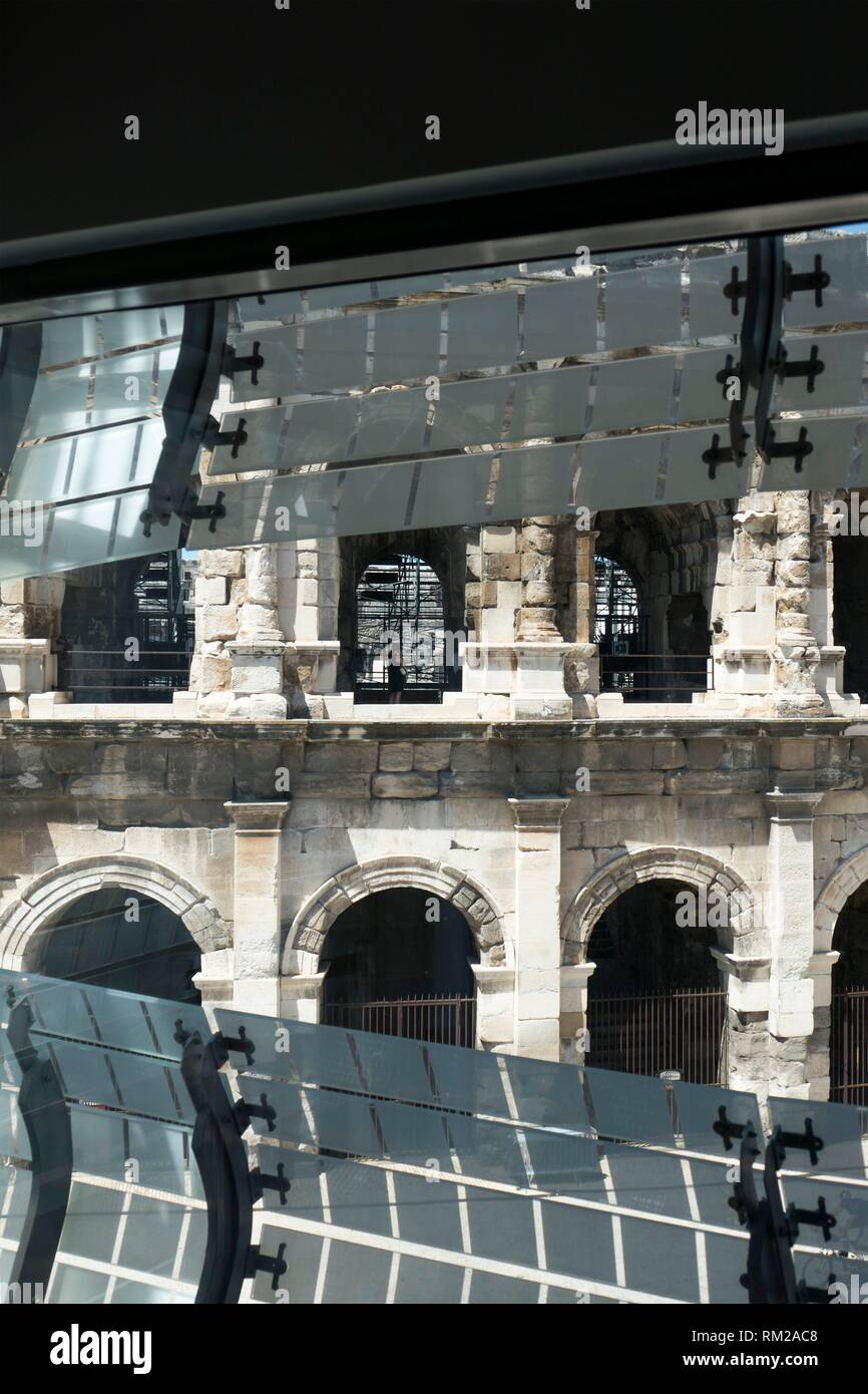 Reflective Cladding Stock Photos & Reflective Cladding Stock Images - Alamy