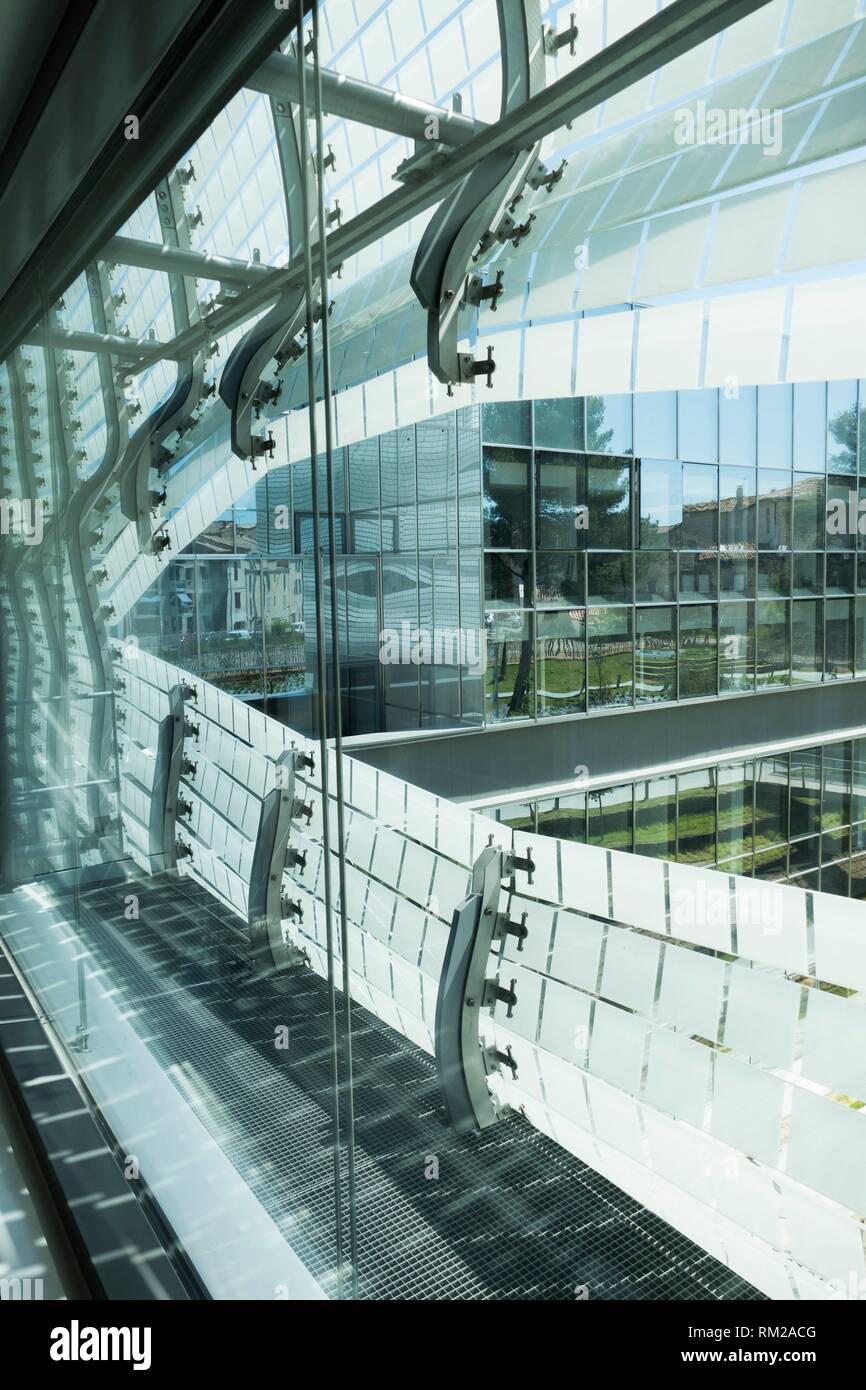 Reflective Glass Facade High Resolution Stock Photography and Images ...