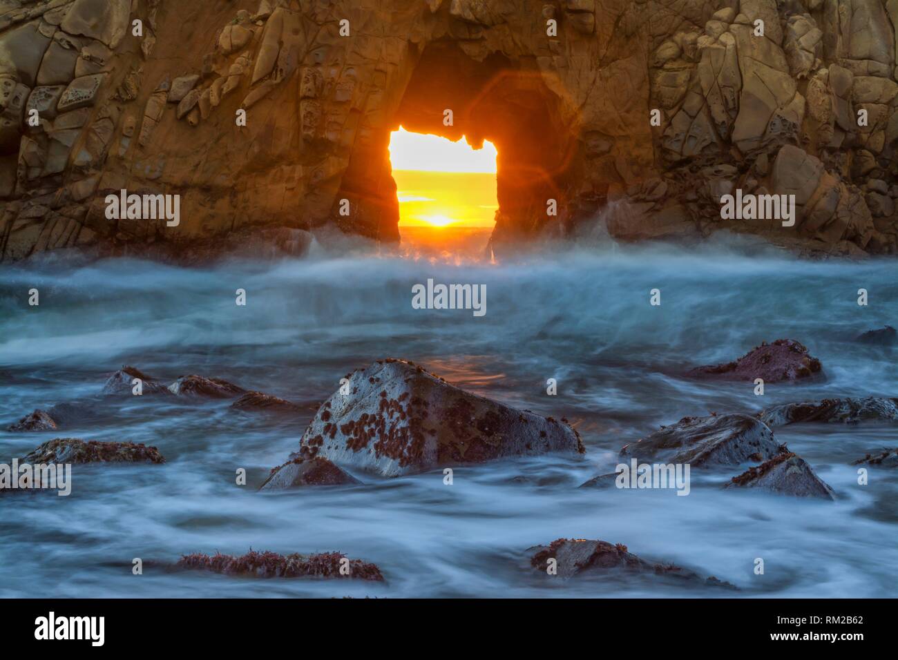 Keyhole arch hi-res stock photography and images - Alamy