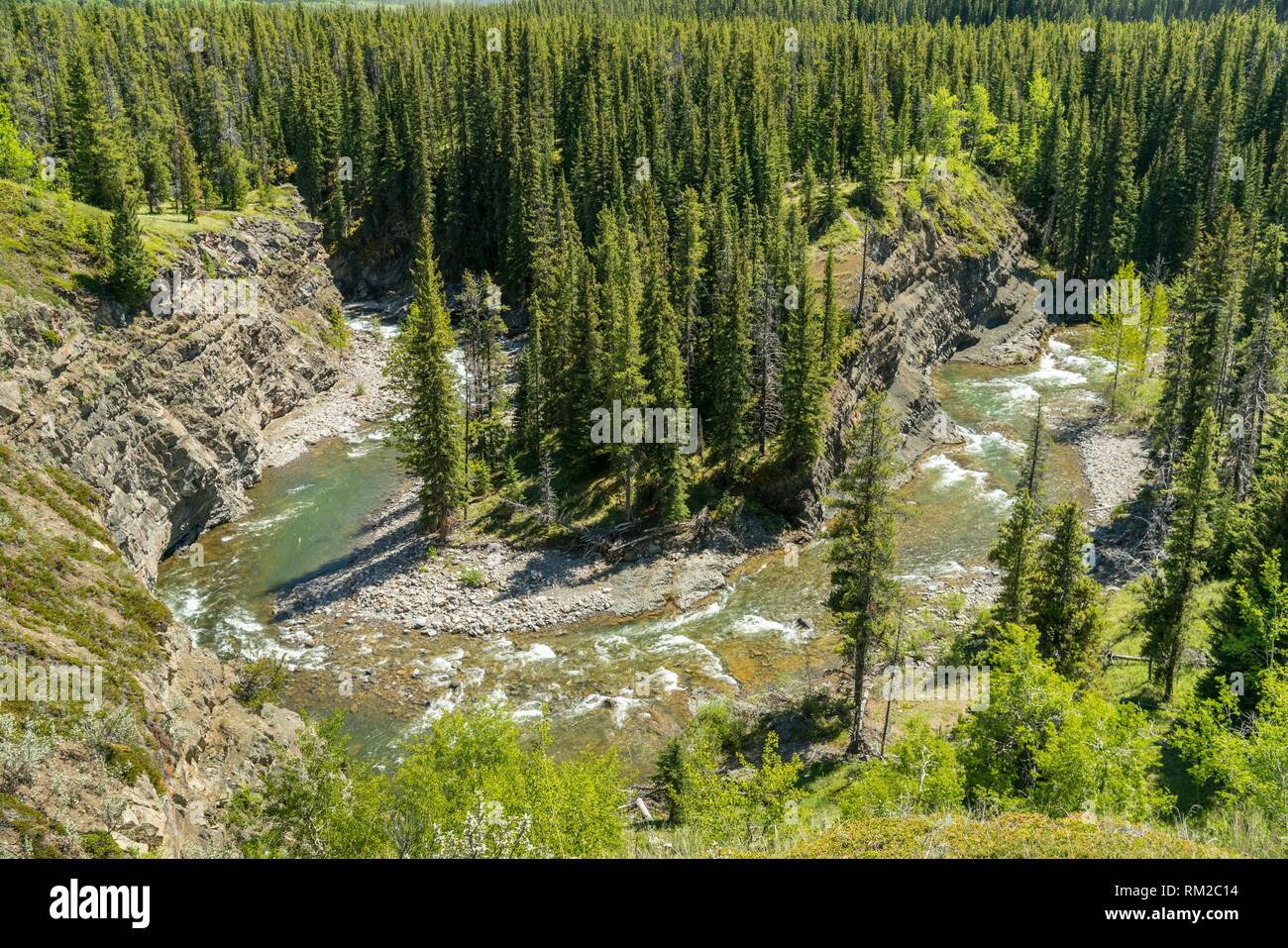 Canada green mountains hi-res stock photography and images - Alamy