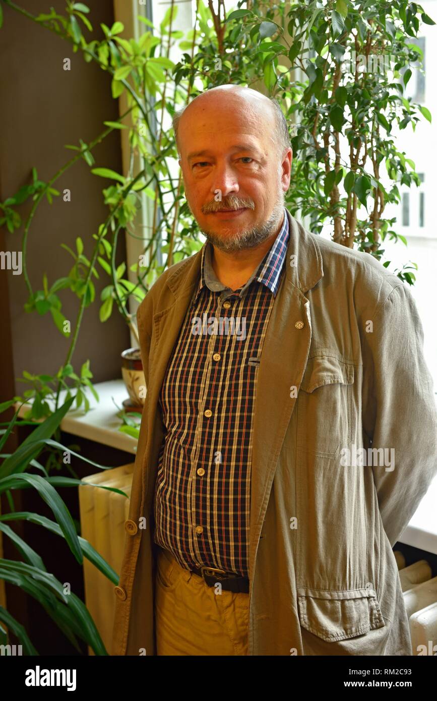 Art historian hi-res stock photography and images - Alamy