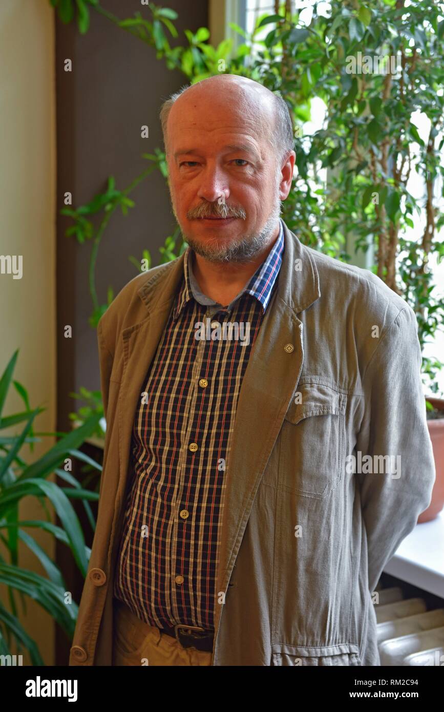 Art historian hi-res stock photography and images - Alamy