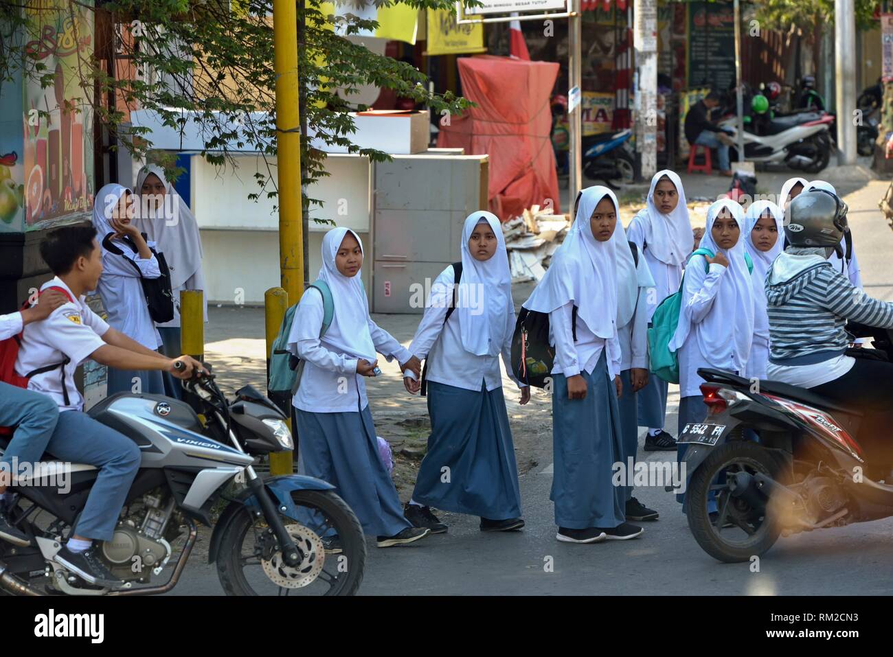 School transportation asia hi-res stock photography and images - Alamy