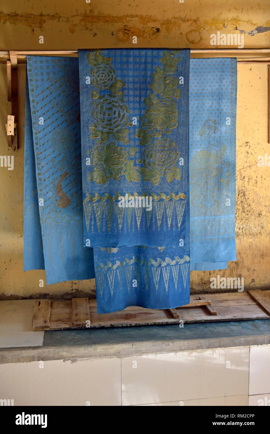 Indigo dye textile hi-res stock photography and images - Alamy