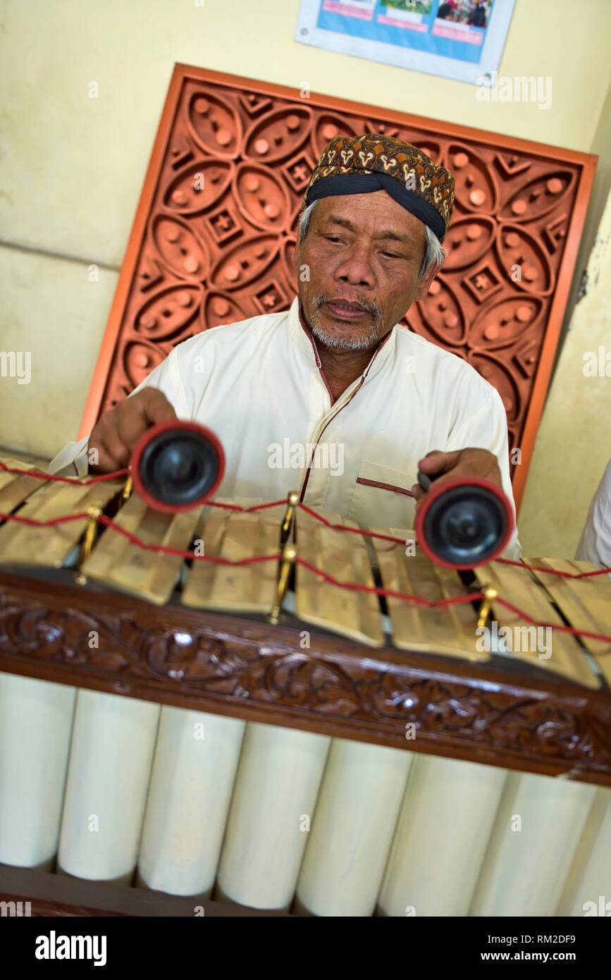 Gamelan Indonesia High Resolution Stock Photography and Images - Alamy
