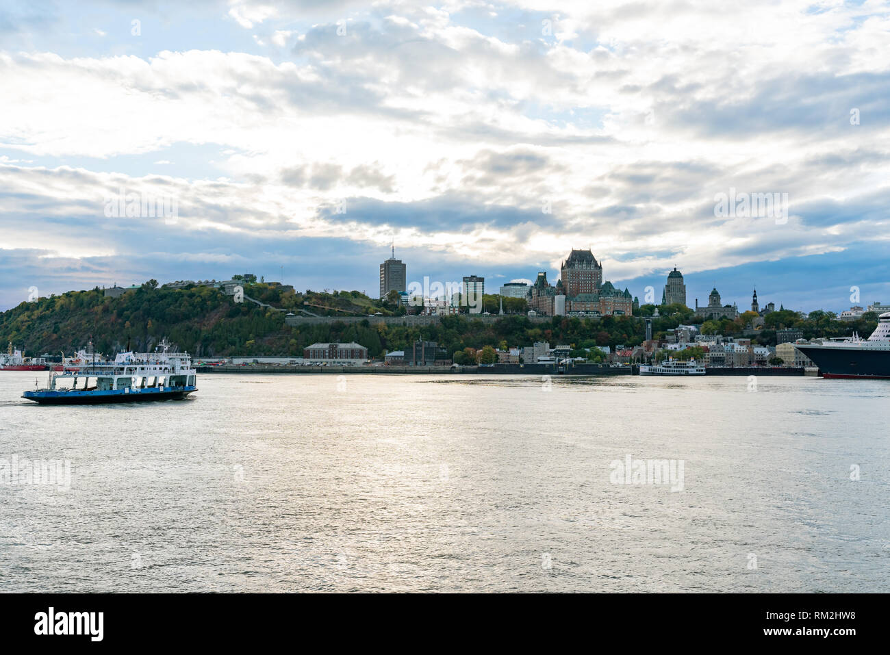 Sunset view of the Quebec city skyline with Fairmont Le Château ...
