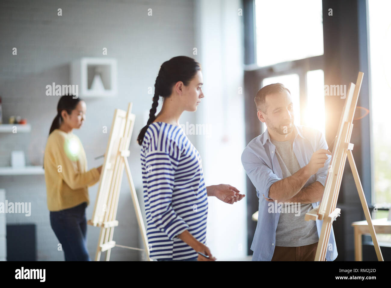 Person Explaining Art High Resolution Stock Photography and Images - Alamy