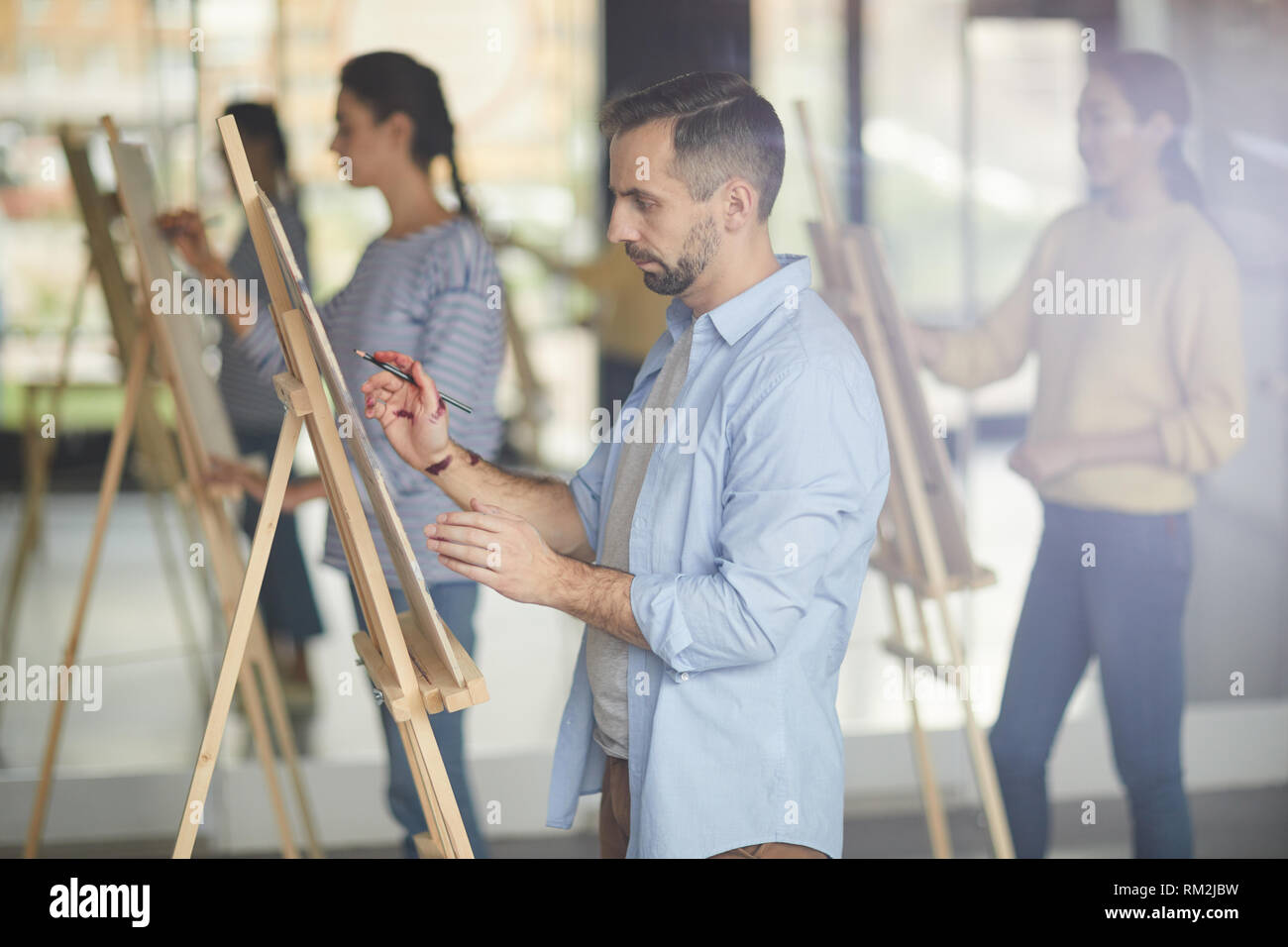 Creative art lesson hi-res stock photography and images - Alamy