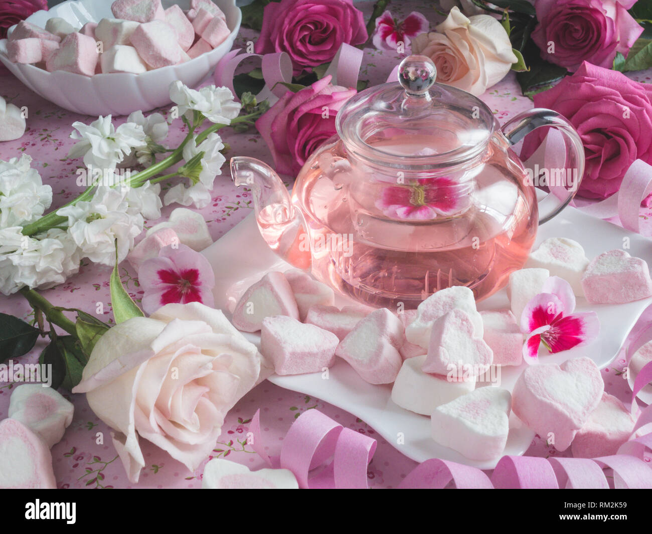 Beautiful tea roses hi-res stock photography and images - Alamy