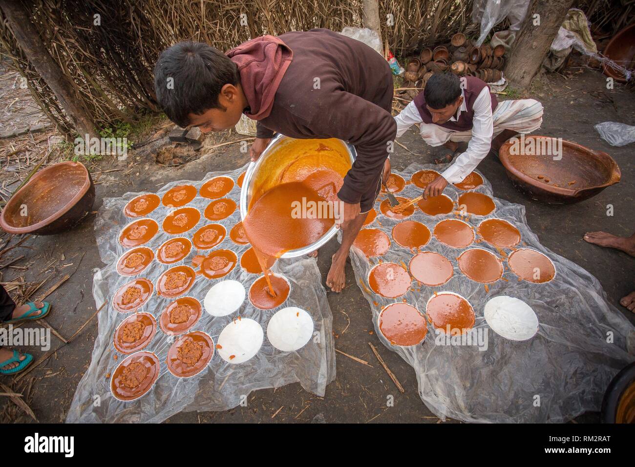 Boiling sugar cane hi-res stock photography and images - Alamy