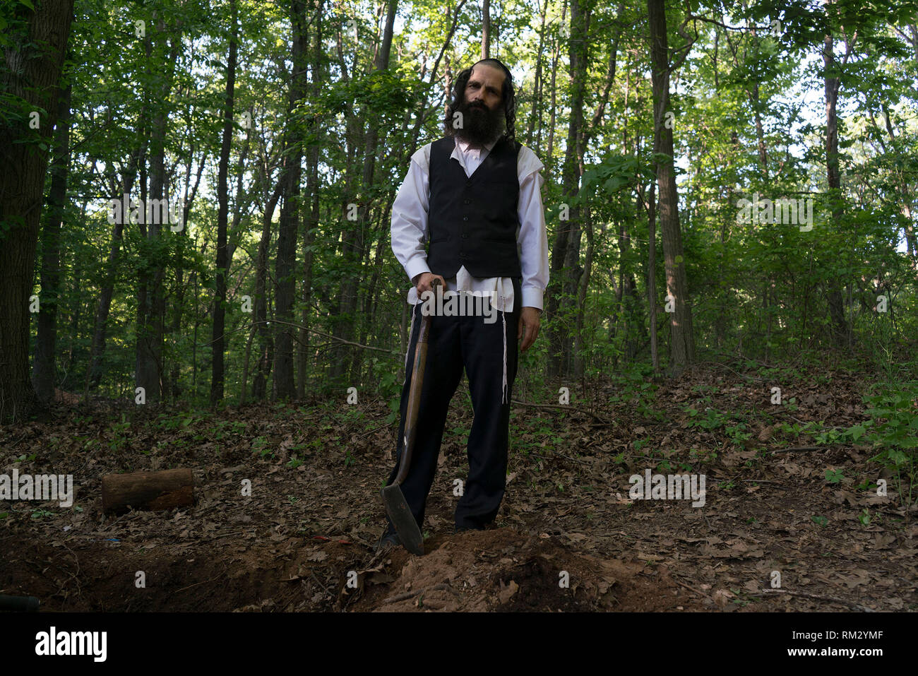 TO DUST, Geza Rohrig, 2018. ph: Lily Frances/ © Good Deed Entertainment ...