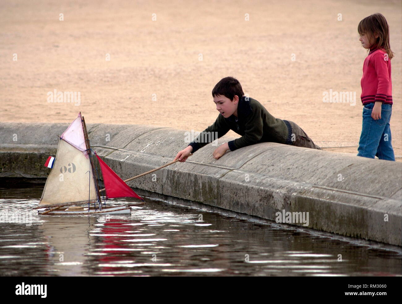 Model yachts hi-res stock photography and images - Alamy