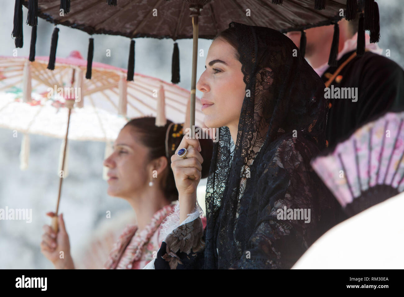 ALWAYS A WITCH, (aka SIEMPRE BRUJA), Cristina Warner, (Season 1 ...