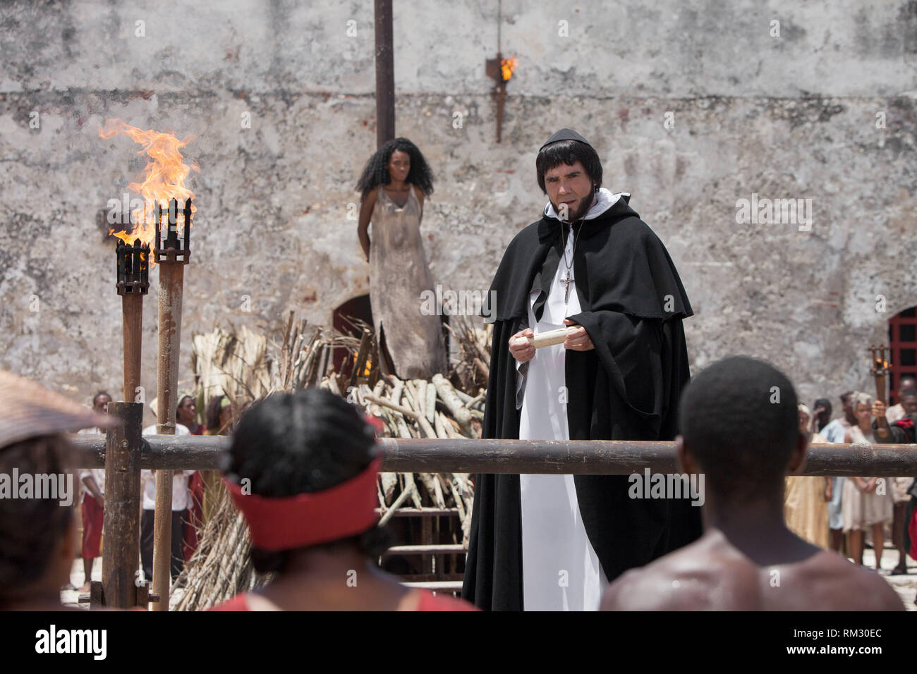 ALWAYS A WITCH, (aka SIEMPRE BRUJA), Angely Gaviria (center, against ...