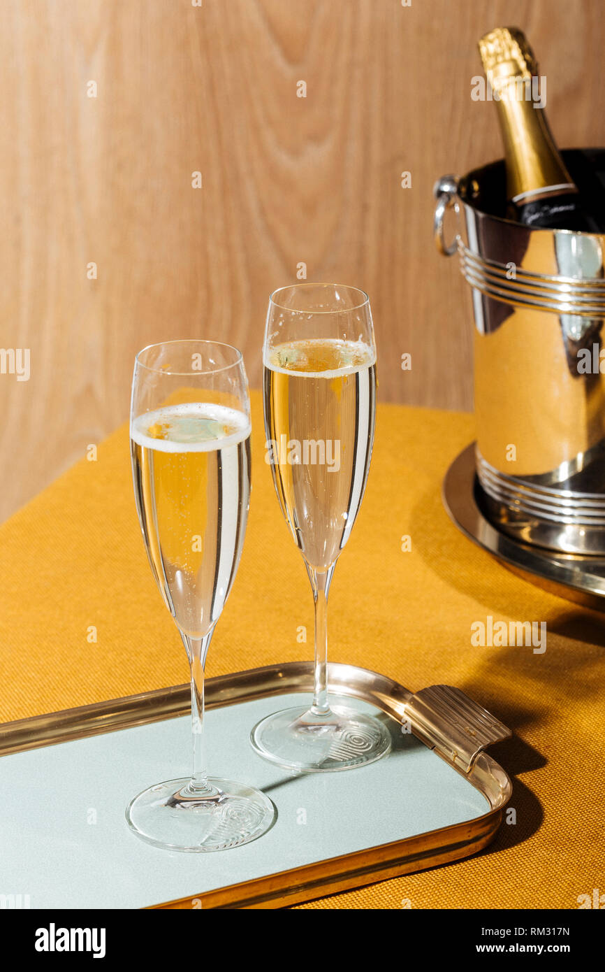 Prosecco cork pop hi-res stock photography and images - Alamy