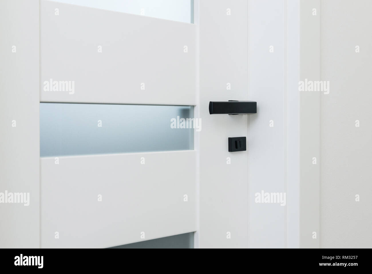 House interior doors closed hi-res stock photography and images - Alamy