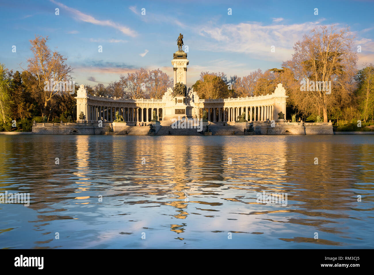Retiro park memorial hi-res stock photography and images - Alamy