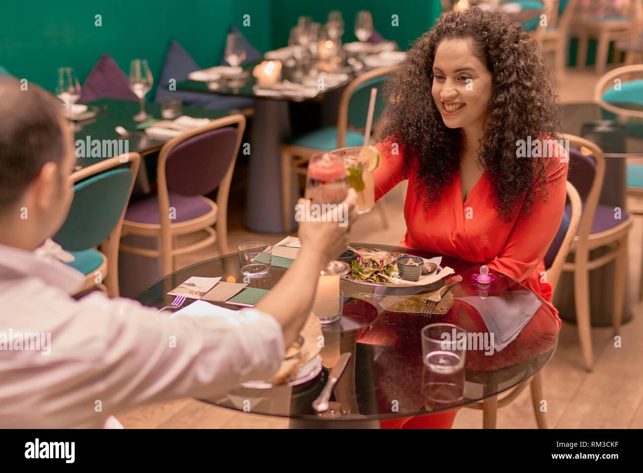 Chinking glass glasses hi-res stock photography and images - Alamy