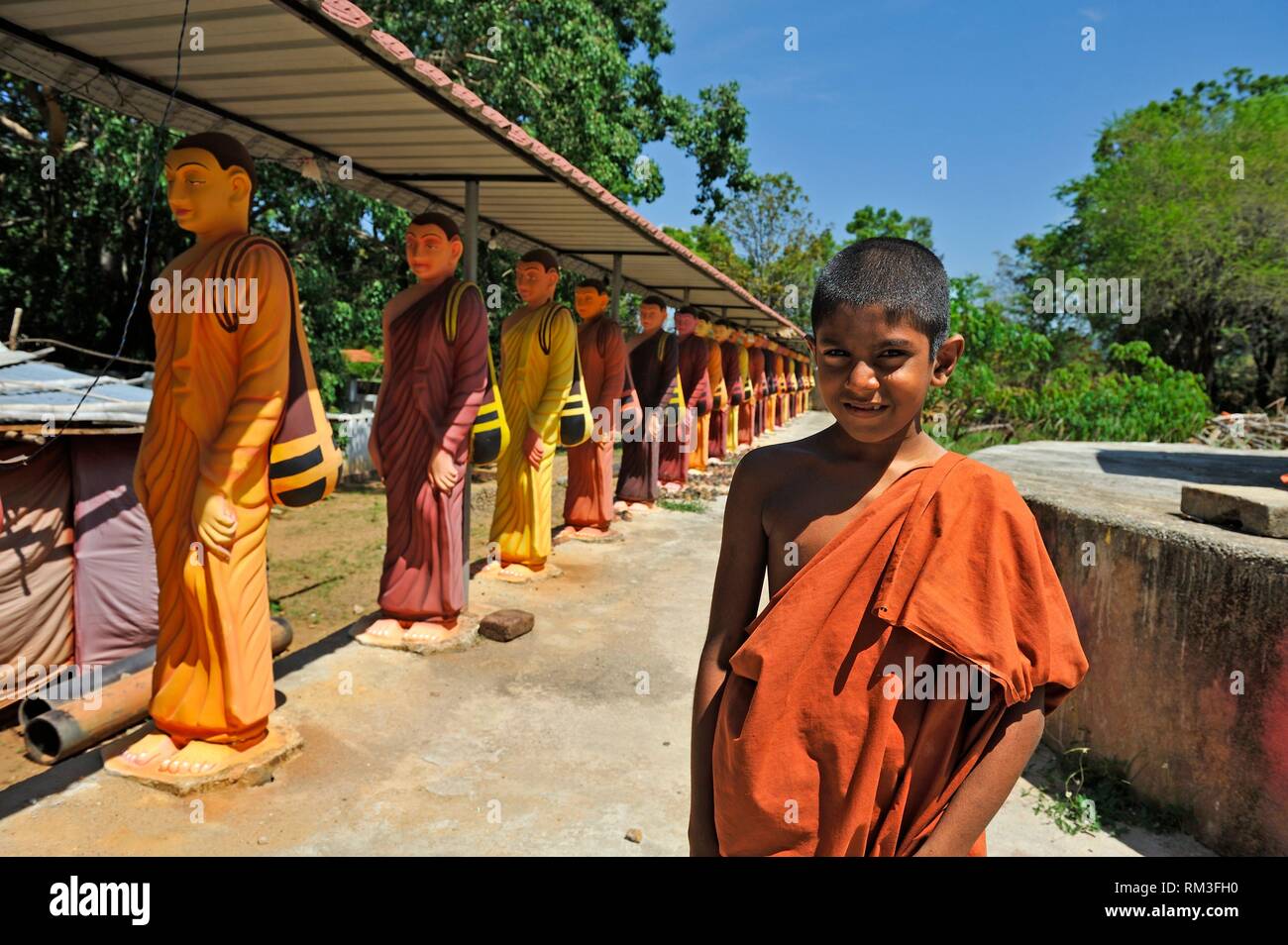 Novice buddhist monastery hi-res stock photography and images - Alamy