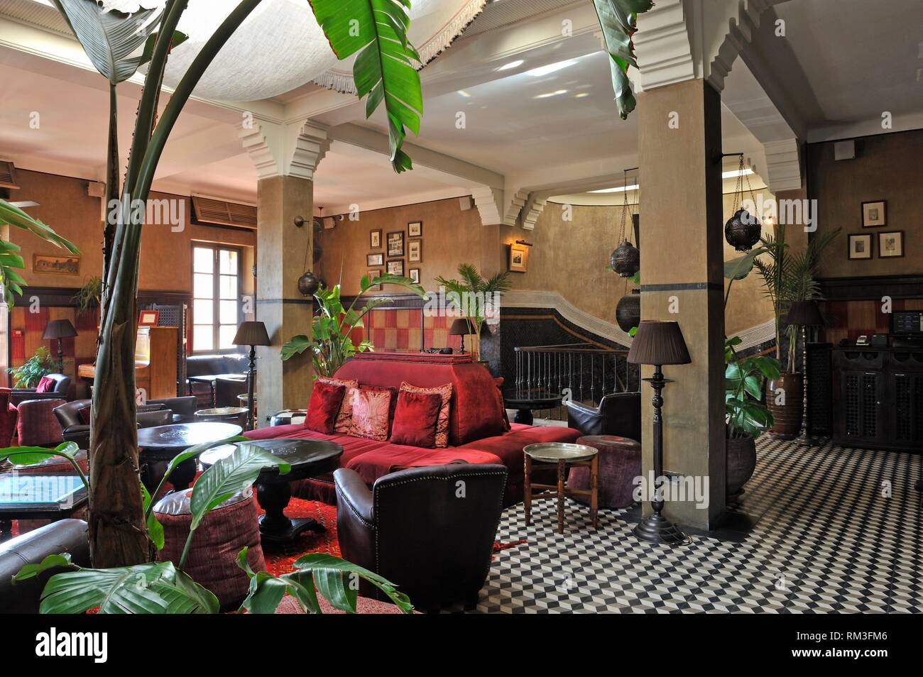 Cafe poste hi-res stock photography and images - Alamy