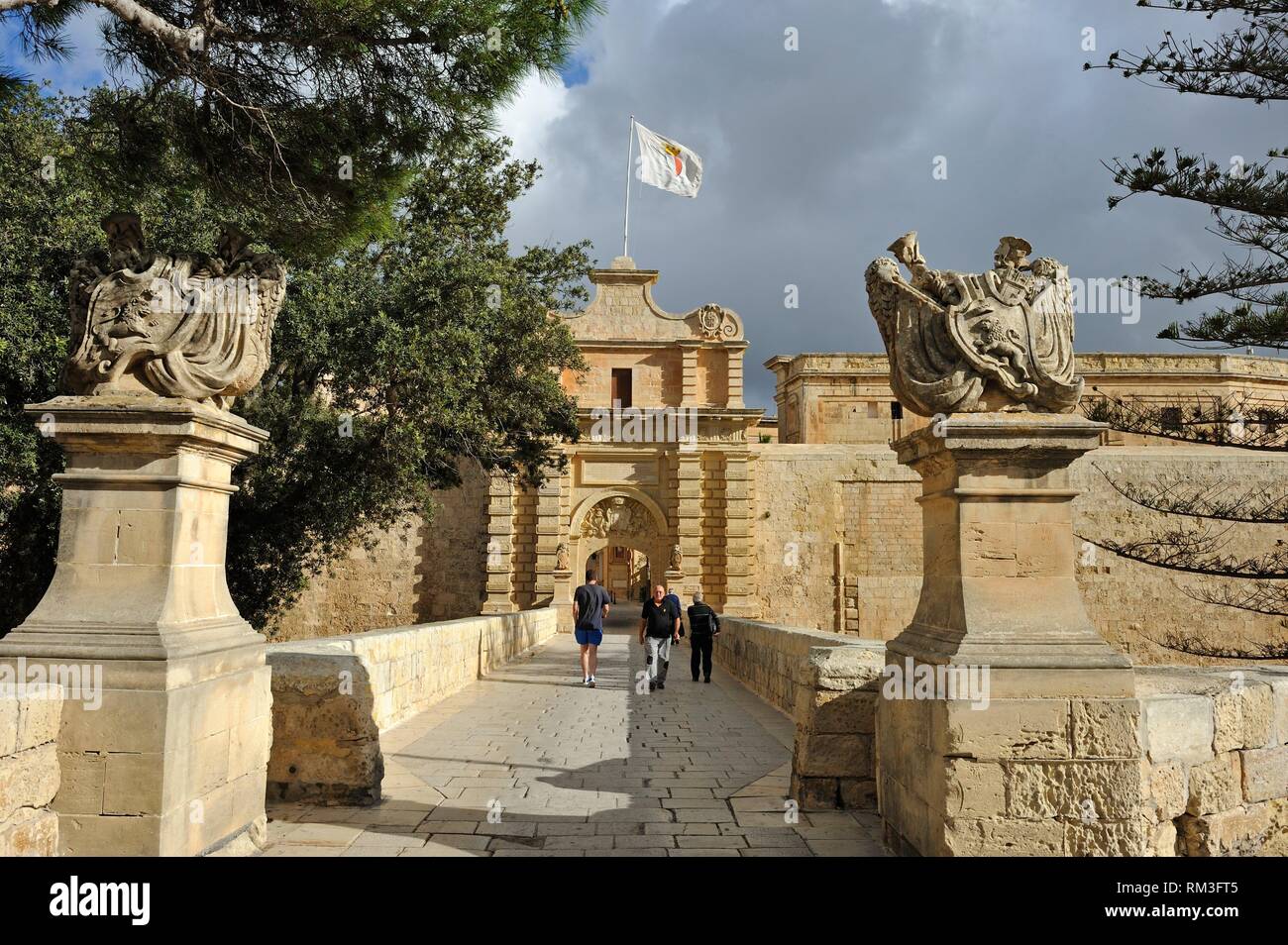Gate fortified city hi-res stock photography and images - Alamy