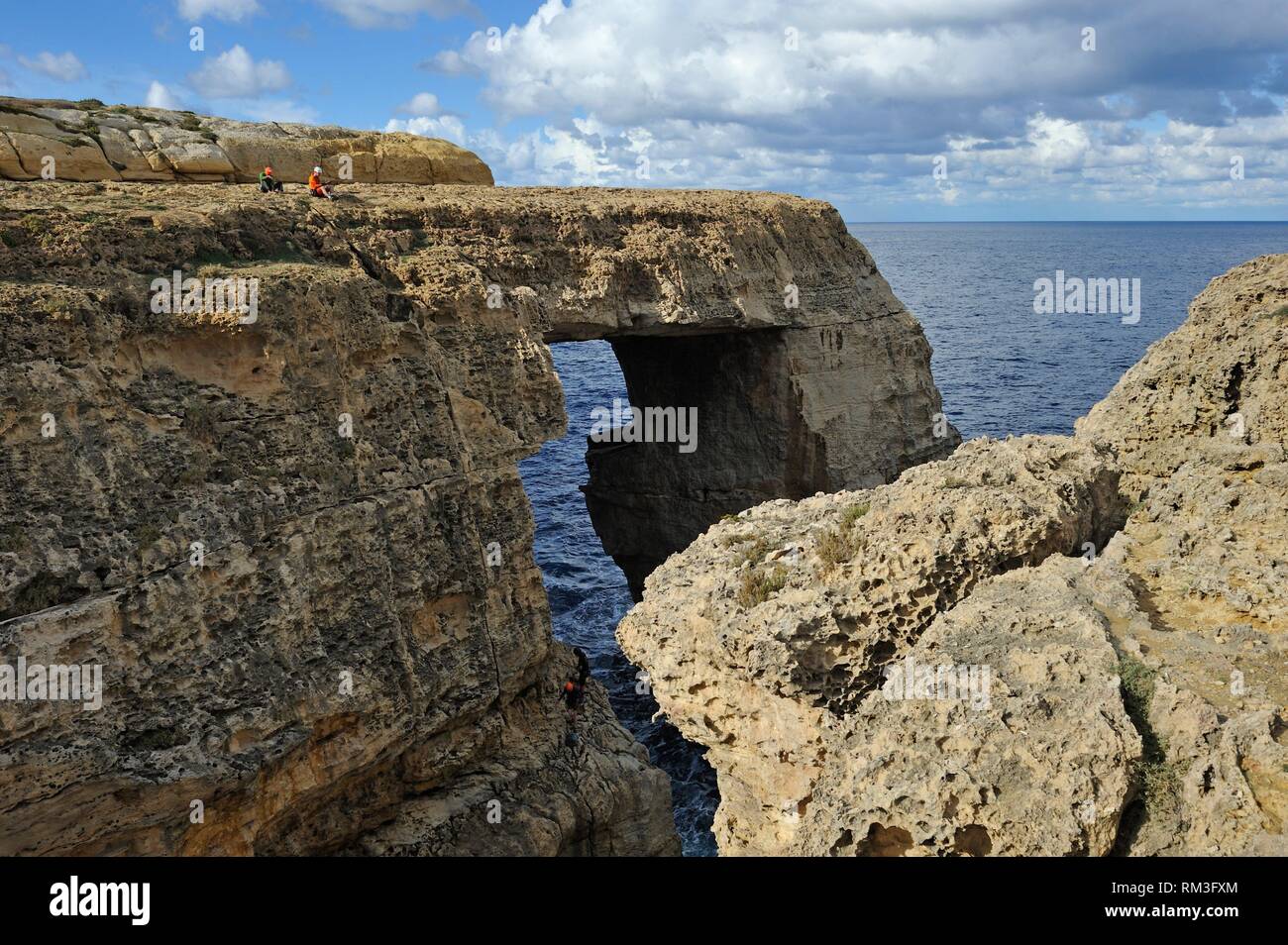 Limestone sea arch hi-res stock photography and images - Alamy