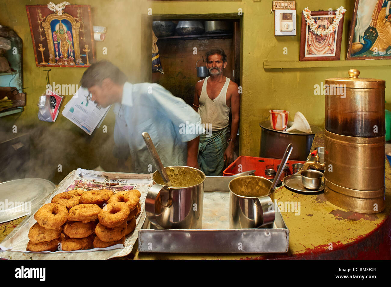 Medu vada hi-res stock photography and images - Alamy