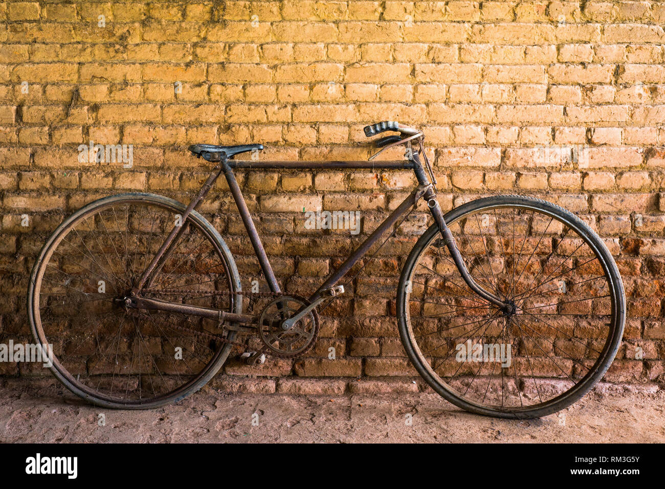Old bike brick hi-res stock photography and images - Alamy