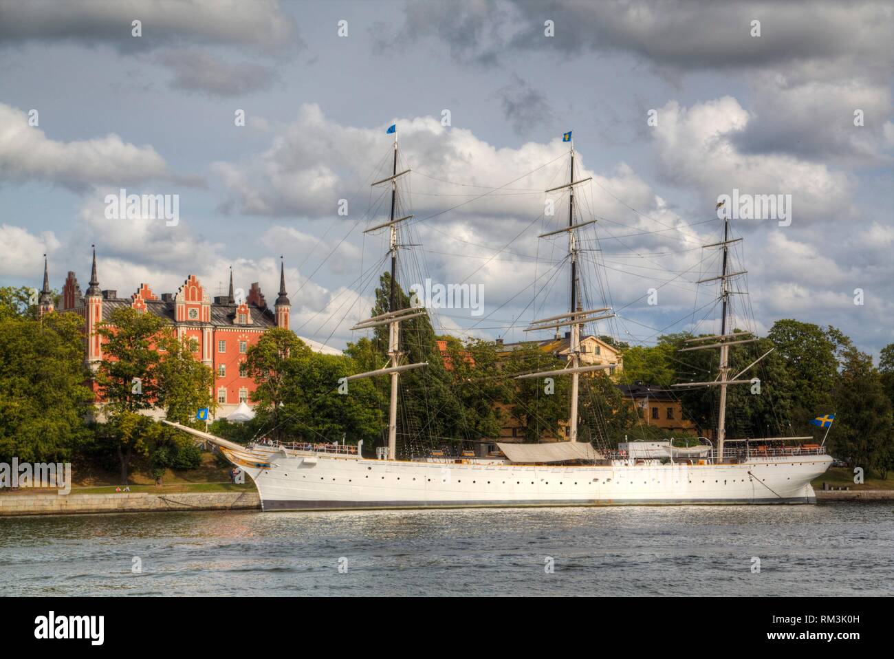 STF af Chapman, Fully Rigged Ship, Now a Youth Hostel, Built in 1888 ...