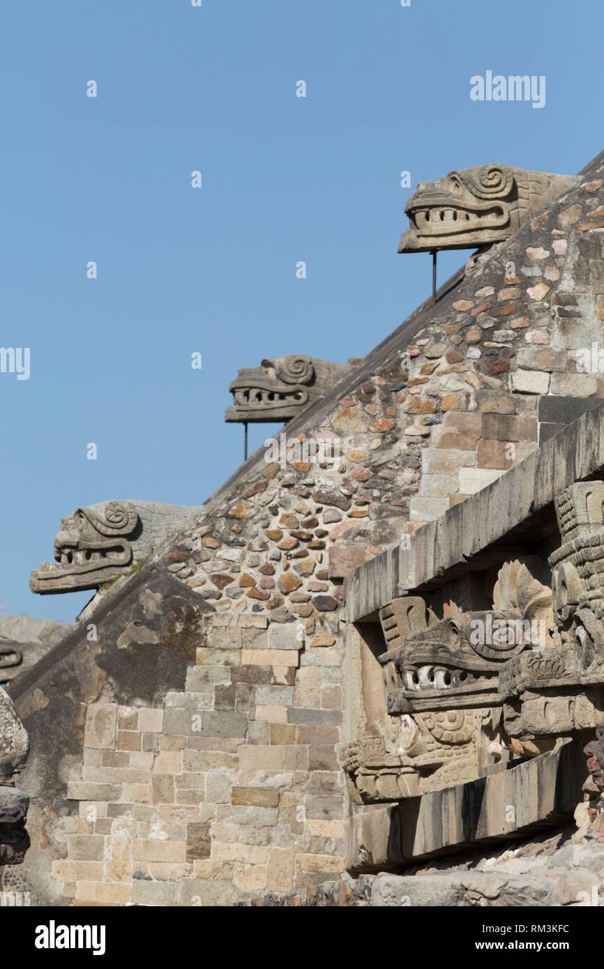 Quetzalcoatl hi-res stock photography and images - Alamy